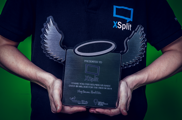 XSplit Receives a Plaque from Extra-Life Charity | XSplit XSplit Receives a Plaque from Extra-Life Charity | XSplit